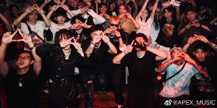 Kyra Z 她是圈内看了都说好的女rapper，与小白共同创造了这一季的最火歌曲 - 嘻哈中国